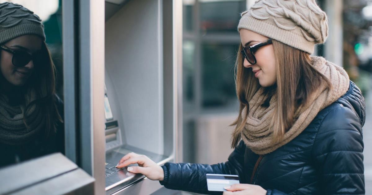 Improved Customer Segmentation Achieves 146% ROI | Financial Services | RRD